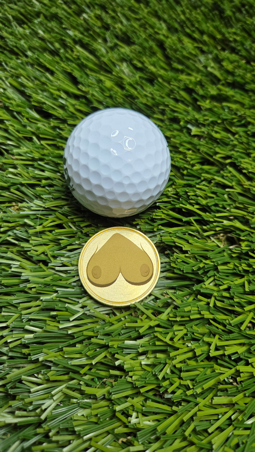 Premium Golf Ball Marker | Brass Booby | Str8-Strip